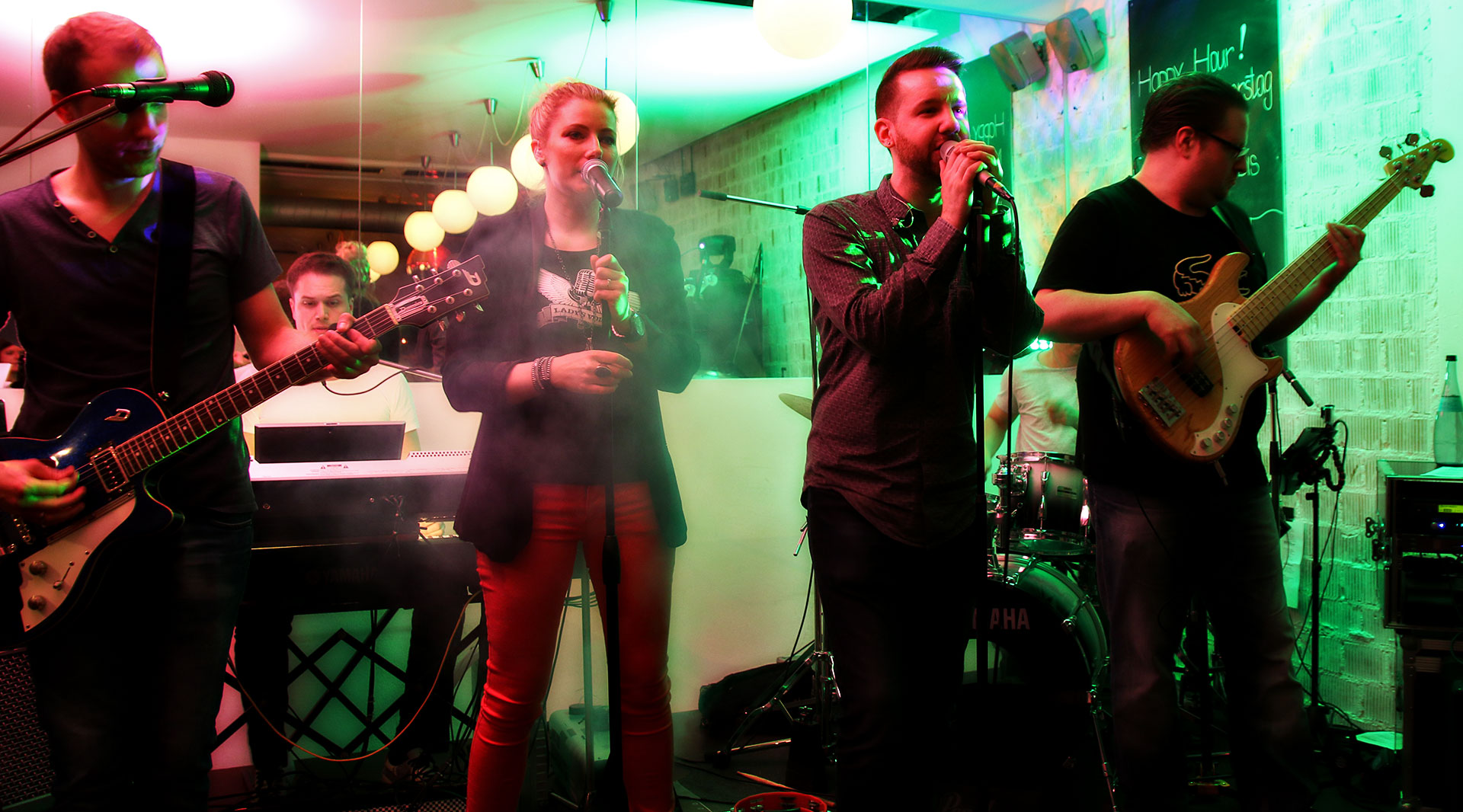 pi-band-party-01 - Party Inside